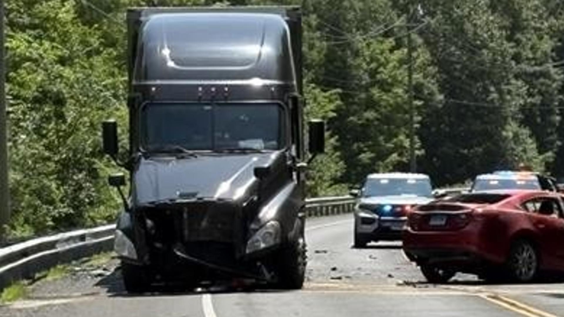 Route 6 in Bolton, Connecticut closed due to crash | fox61.com