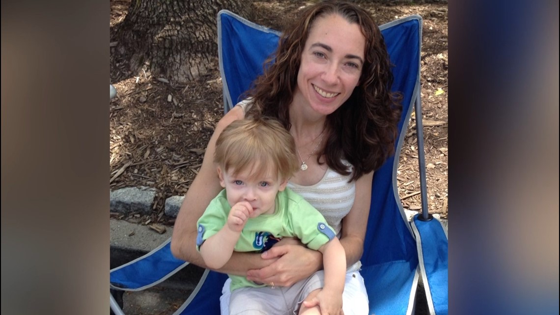 Lindsey Rogers-Seitz pens memoir after hot car death of toddler | fox61.com