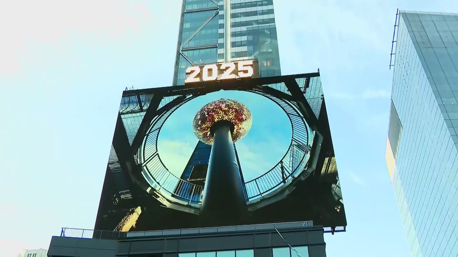 WATCH: New Year's Eve ball drop in Times Square | 10tv.com