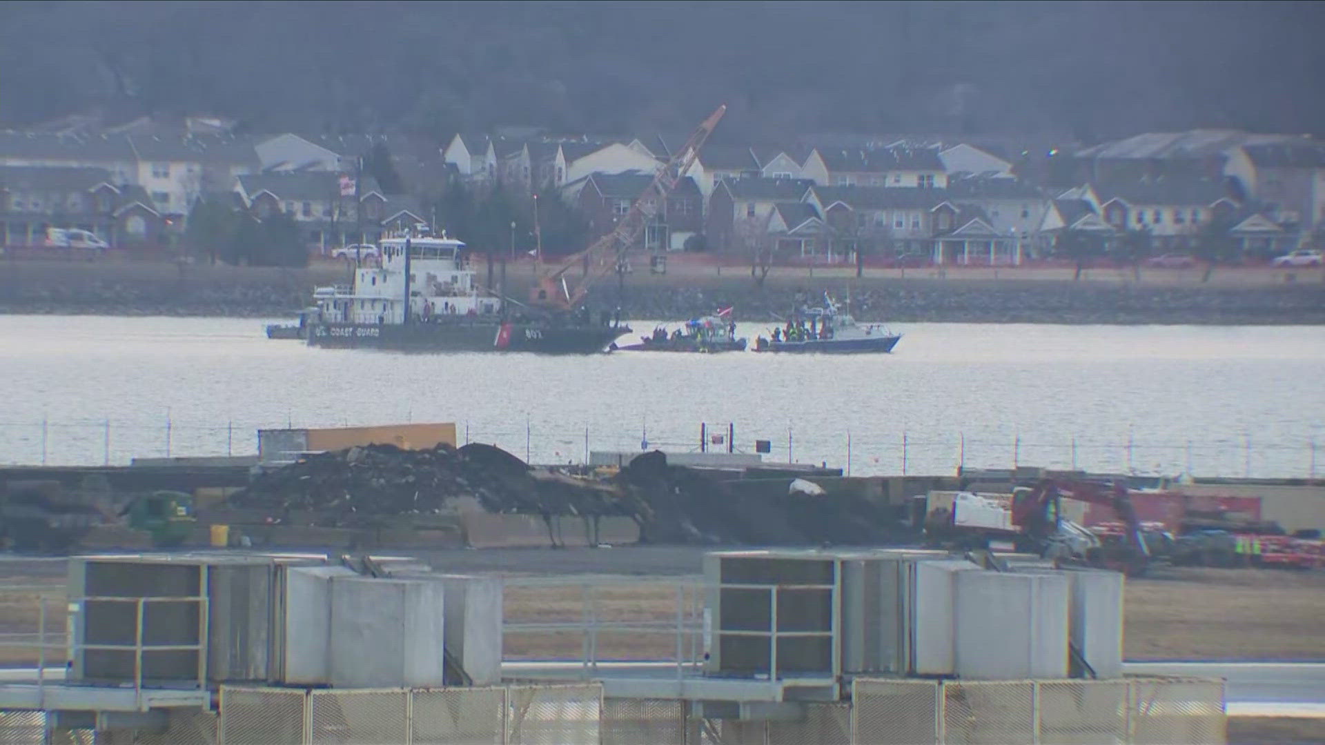 DC plane crash: military helicopter collides with American Airlines ...