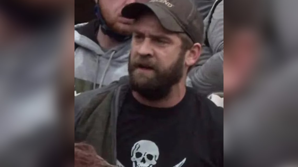 Iowa man pleads guilty in Capitol riot assault on Officer Fanone ...