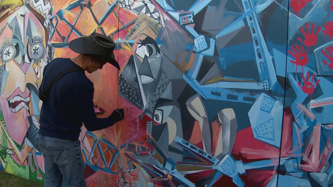 Mural at Key Bridge dedicated to victims vandalized | fox43.com