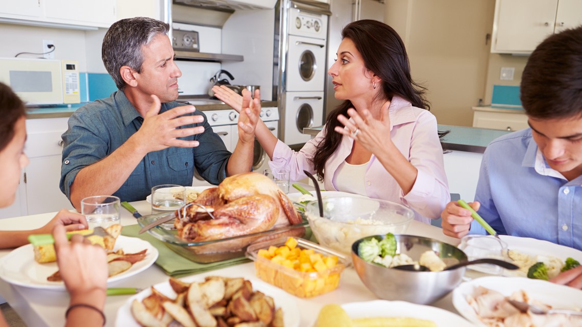 Tips to avoid family controversy at Thanksgiving dinner | fox43.com