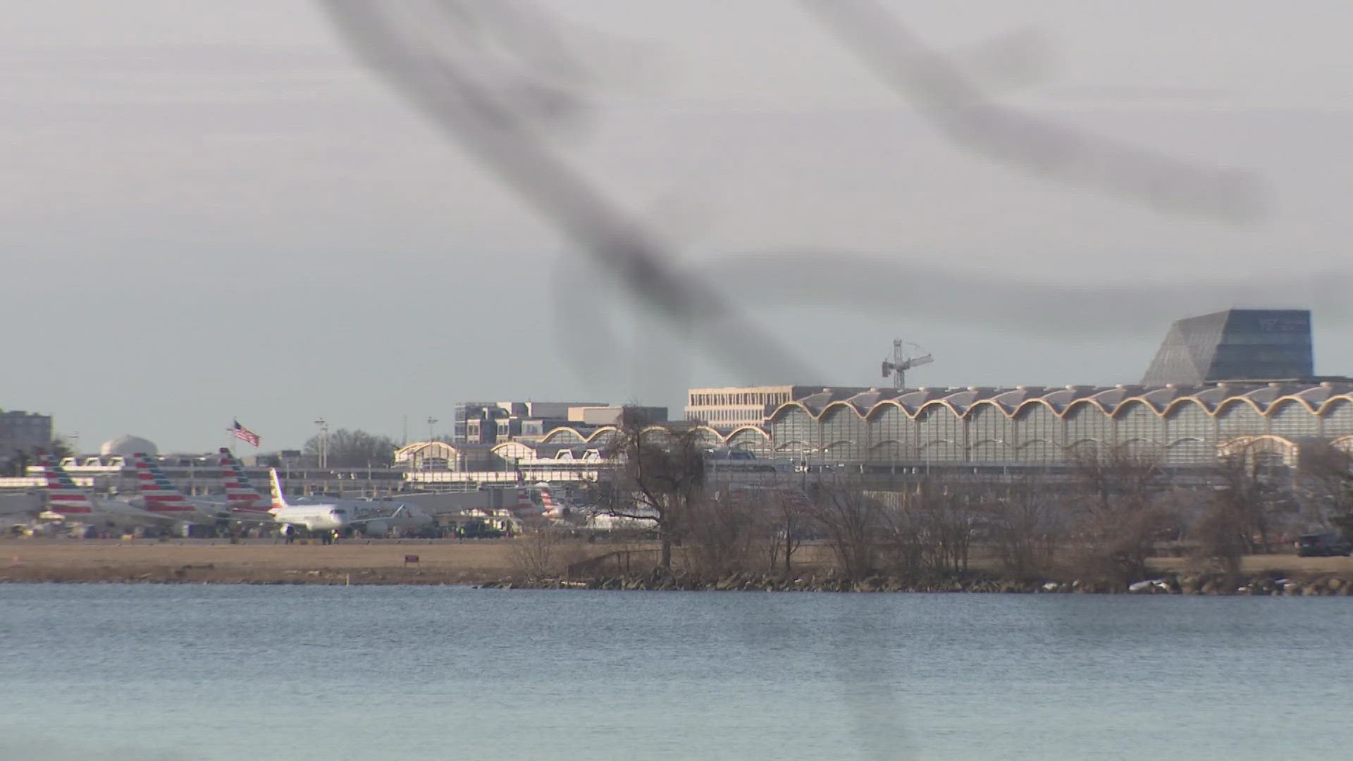 DCA plane crash latest: Salvage operations continue Tuesday | fox43.com