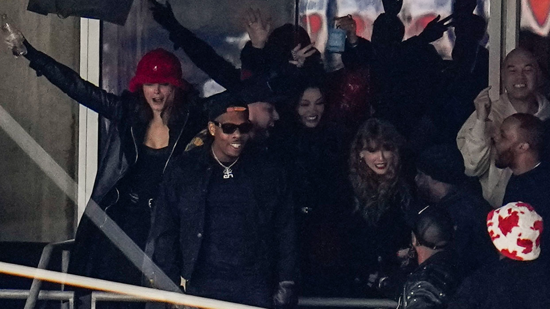 Taylor Swift is in Baltimore, Maryland to cheer on her boyfriend ...