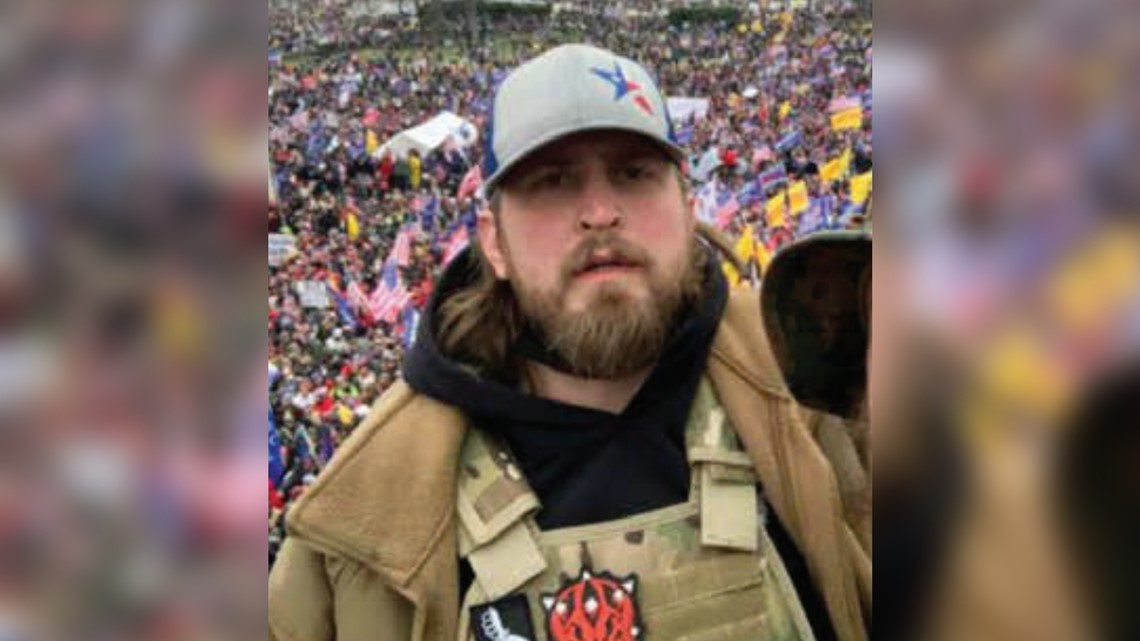 Marine Corps veteran gets 2 years for carrying ax into Capitol | fox43.com