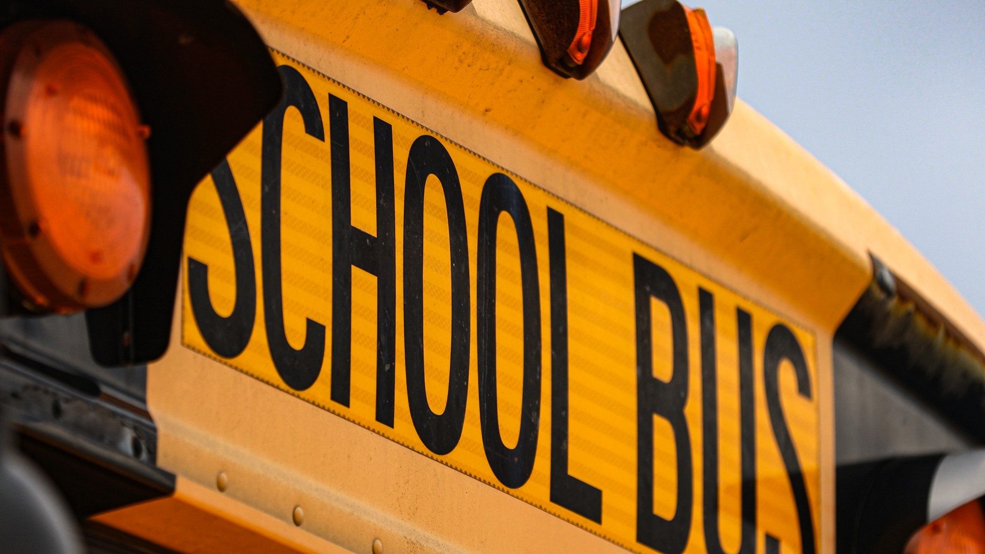 School bus hit by suspected drunk driver in Moline on Tuesday night ...