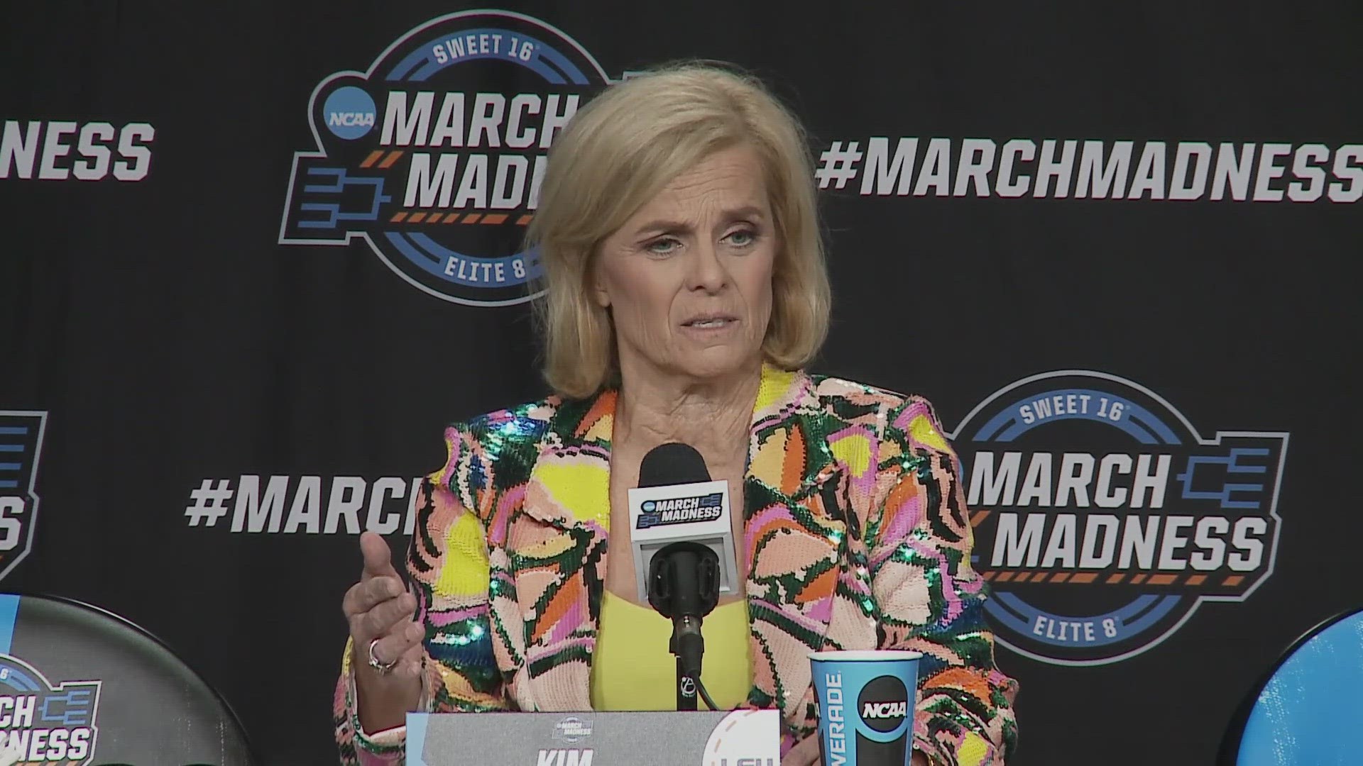 Los Angeles Times changes LSU-UCLA article | fox43.com