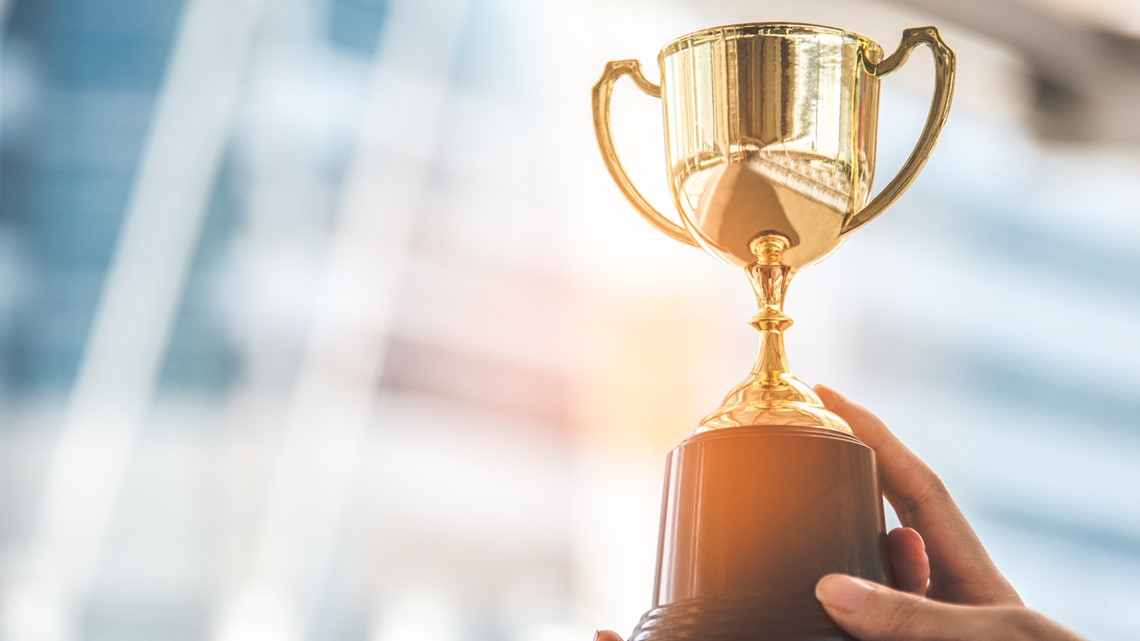 3 Iowa bars make the cut for USA Today's Top 25 Dive Bars | weareiowa.com