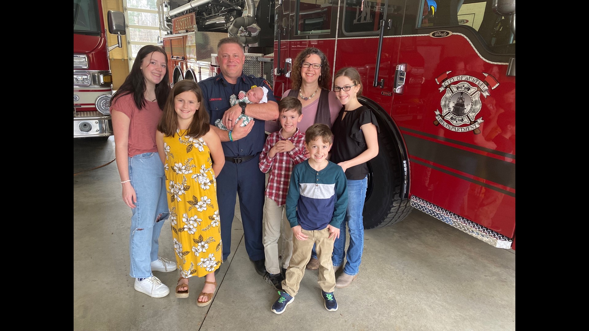 Georgia firefighter helps deliver granddaughter at fire station | 10tv.com
