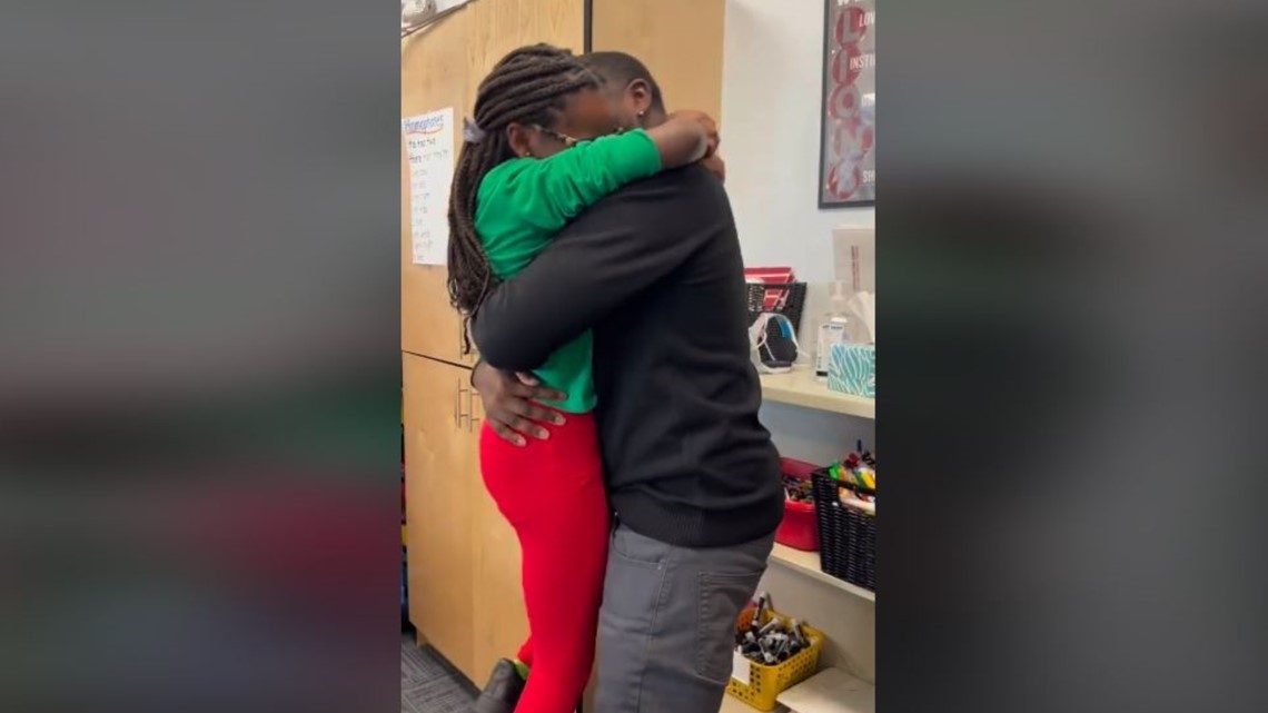 Georgia Dad Surprises Daughter At School
