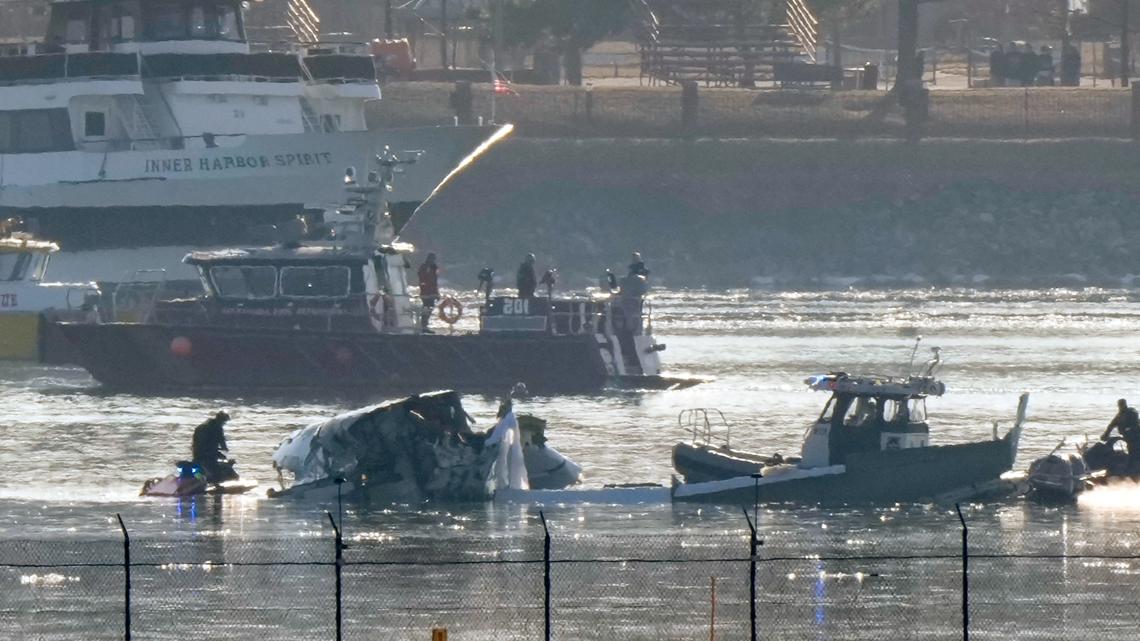 DC plane crashes into Potomac, Iowa leaders react | weareiowa.com