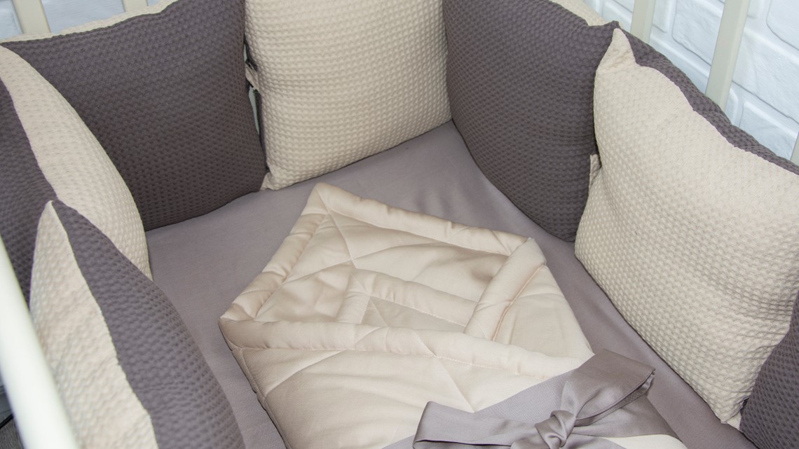 Crib bumpers banned | Safe Cribs Act | fox43.com