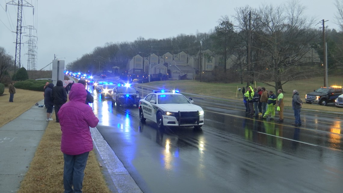 Locals line the streets, pay respects during Officer Clardy’s funeral ...
