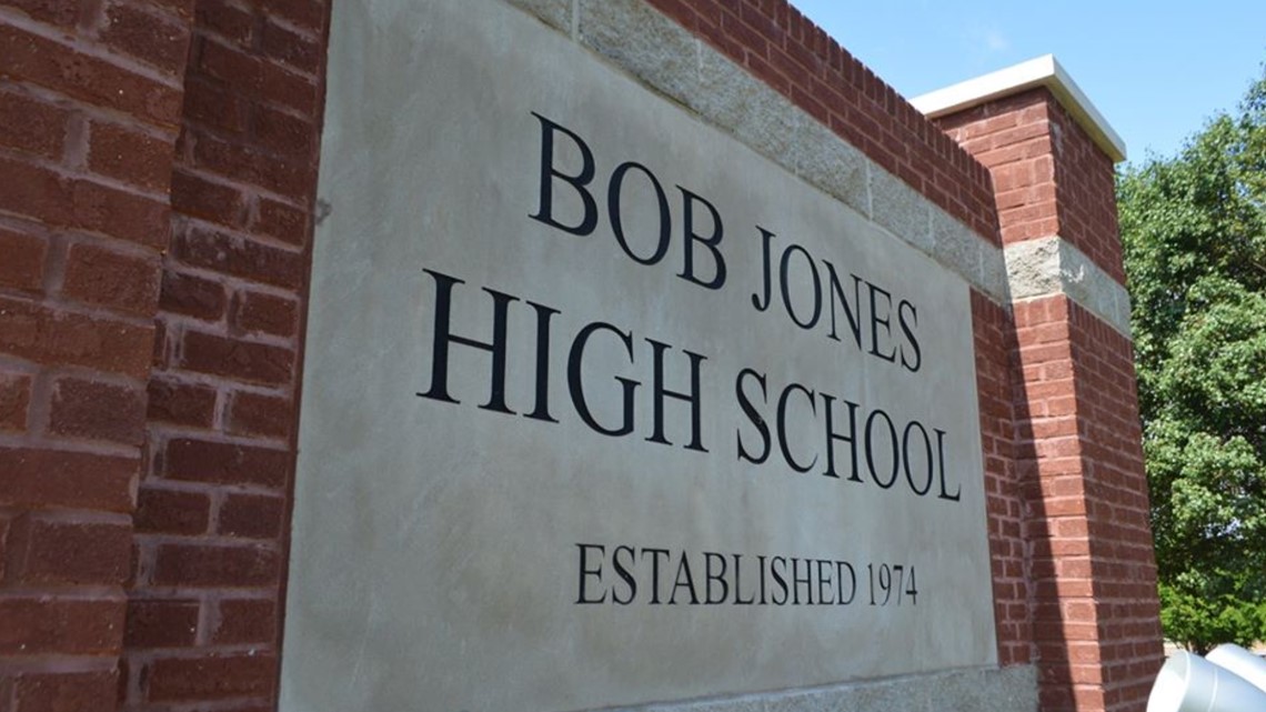 Bob Jones High School SGA hosts voter registration drive ...