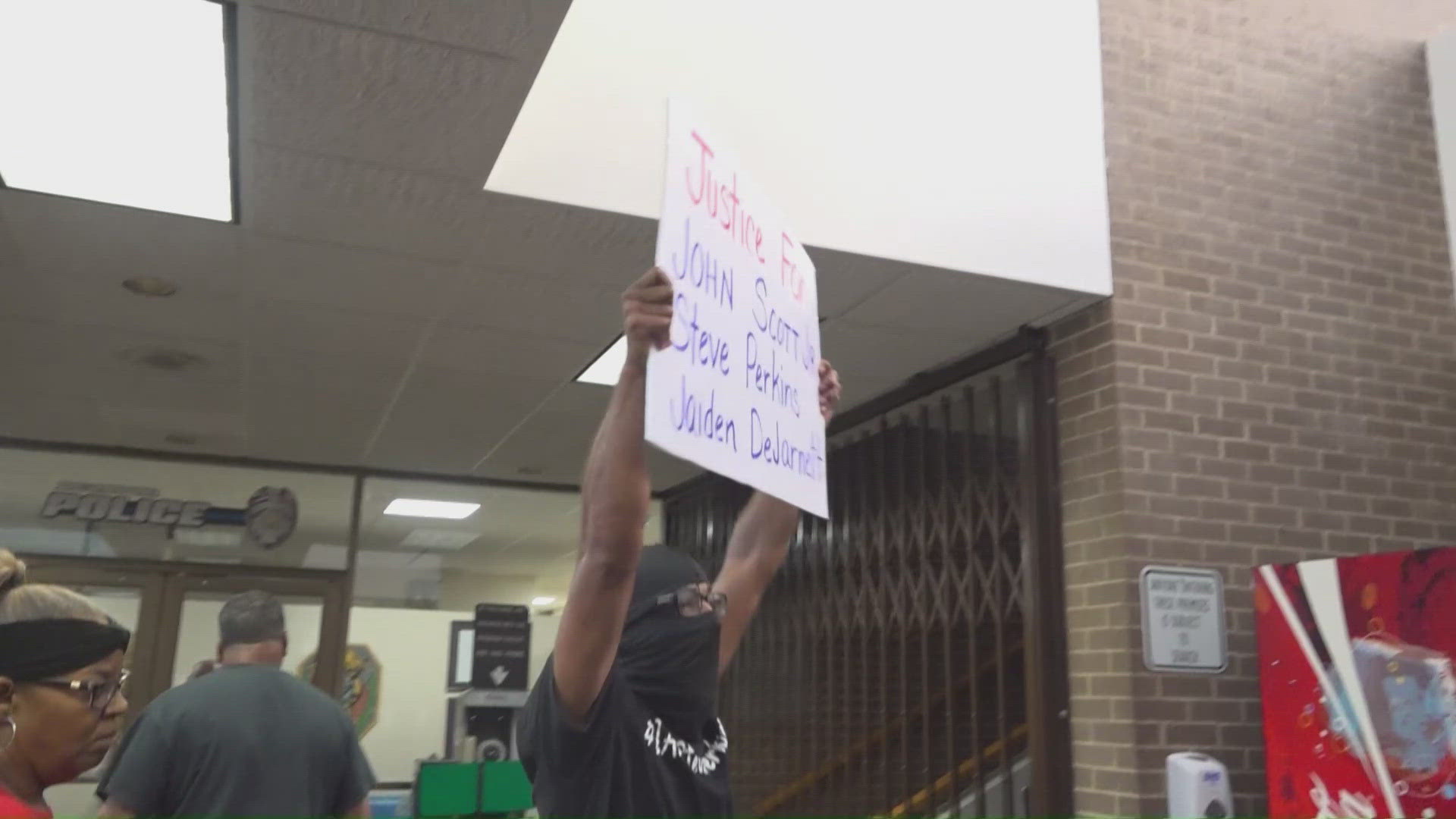 Decatur police, mayor release statements on arrests after council work ...