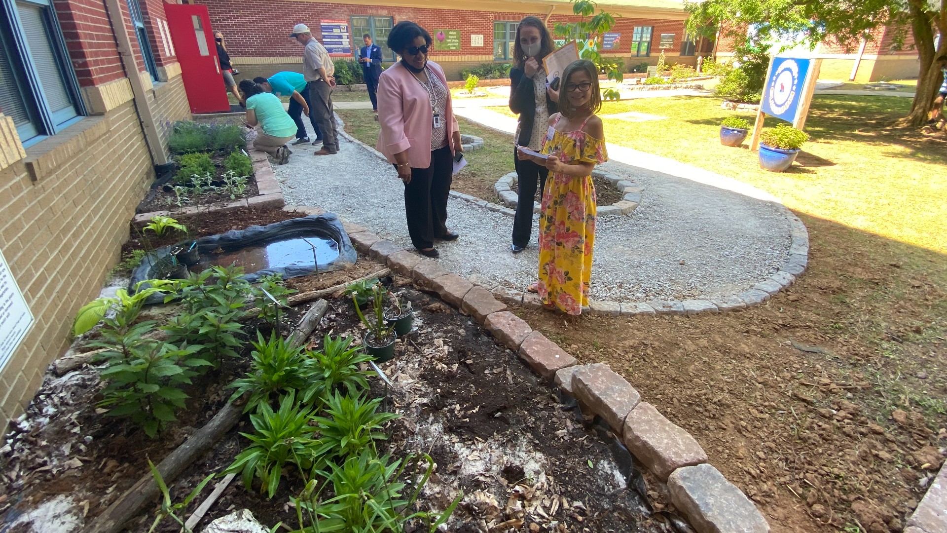 Rainbow Elementary School officially opens its Outdoor Classroom ...