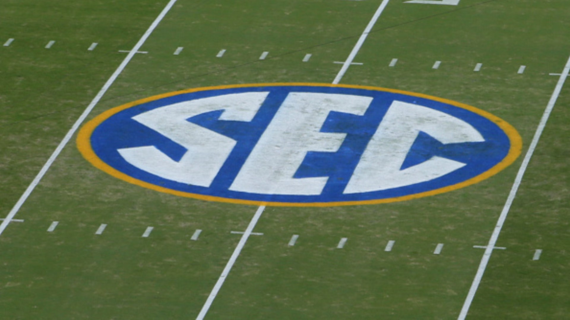Extensive 2026 college football slate unveiled on ESPN family of ...