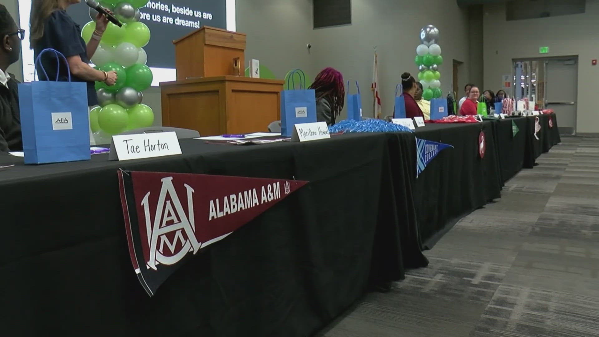 Gov. Ivey signs bills preparing Alabama for possible district map ...
