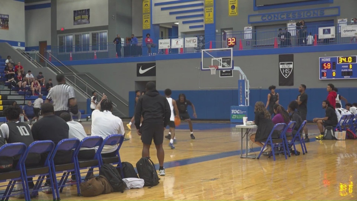 High school basketball team embraces major shot clock change ...