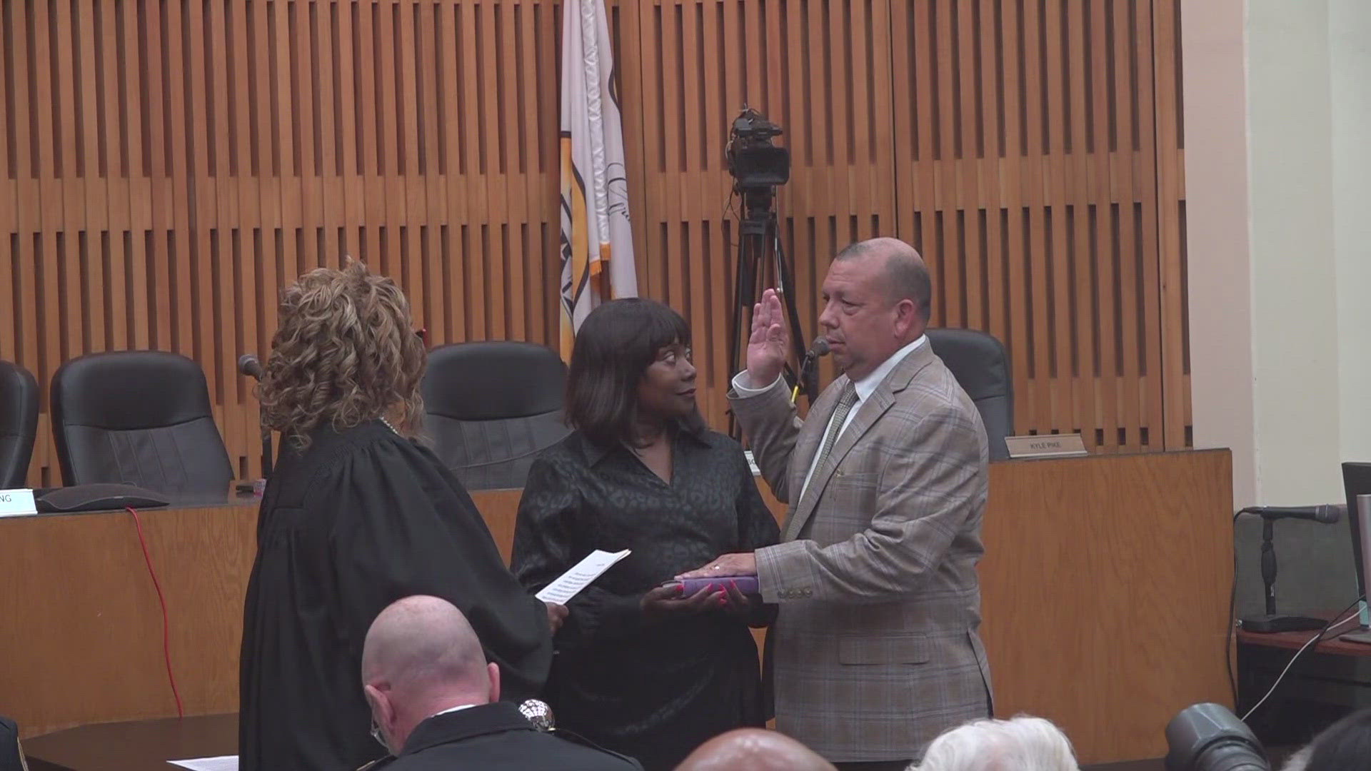 Decatur Police Deputy Chief Eric Stisher sworn in | rocketcitynow.com