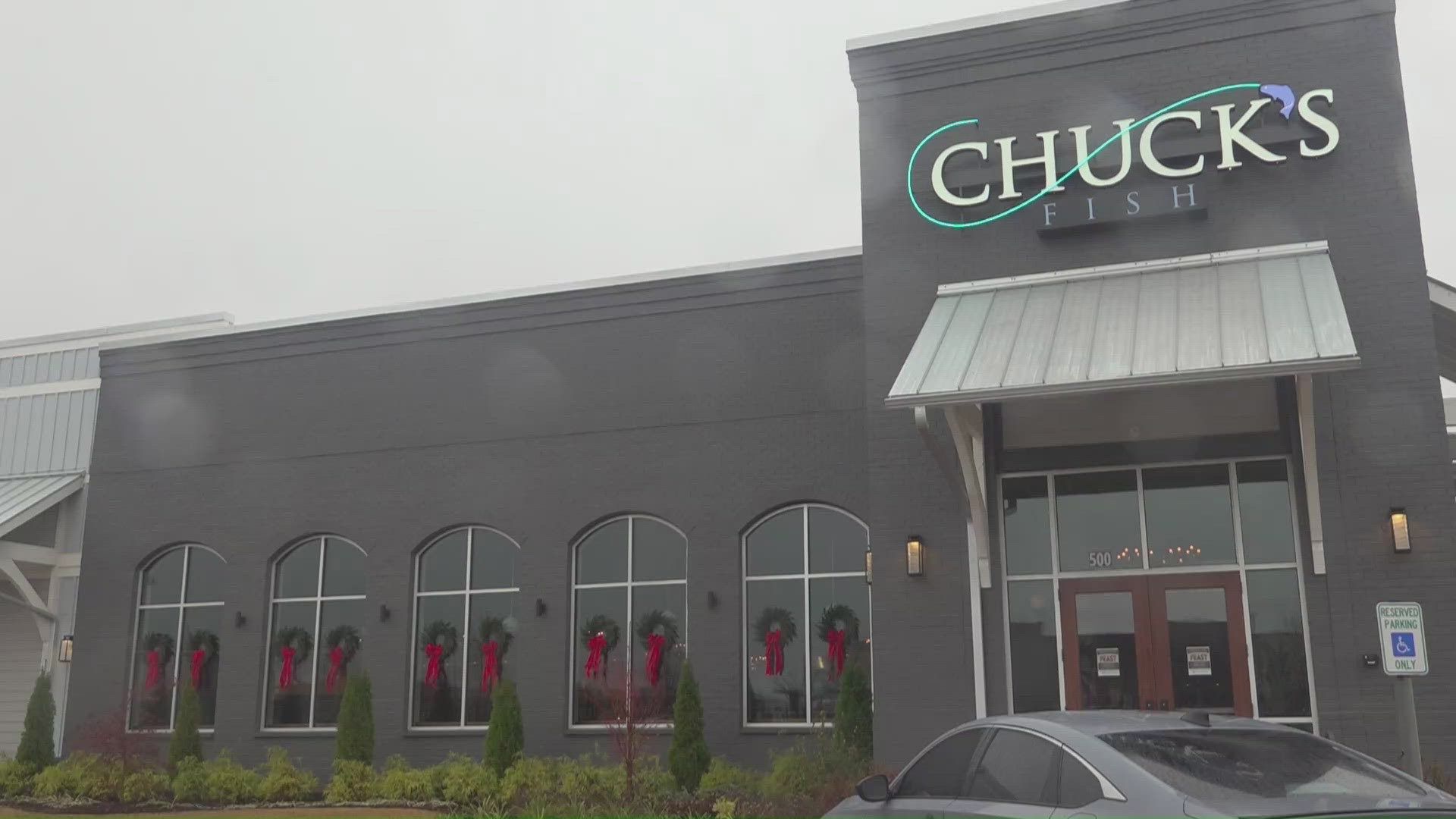 Chuck's Fish prepares to host free Thanksgiving feast for Madison ...
