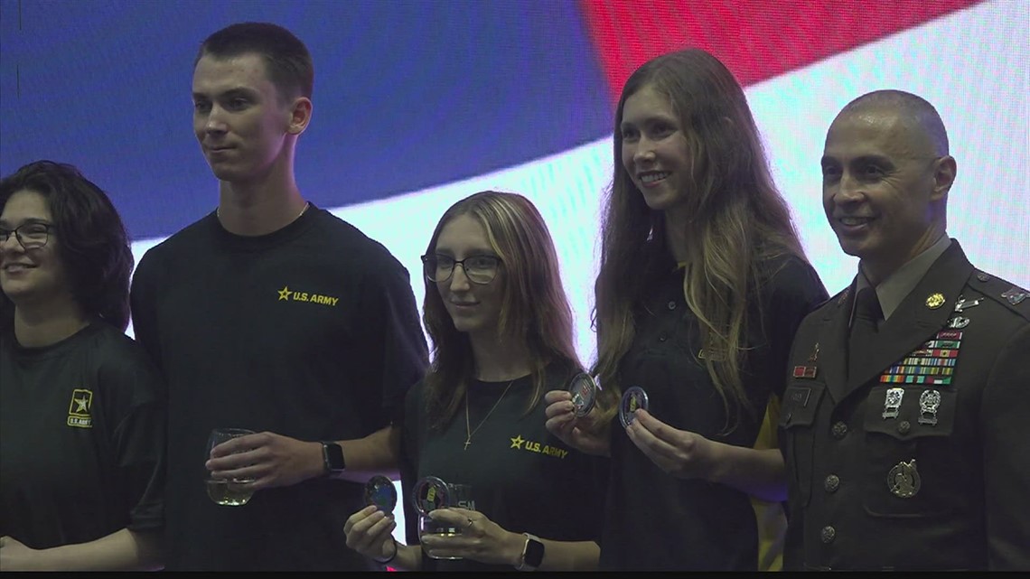 Future Soldier Swear-In Ceremony at SMD Symposium | rocketcitynow.com