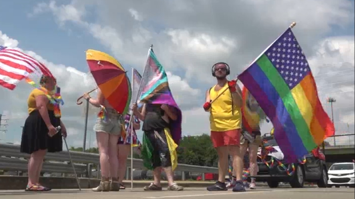 Huntsville Pride dodges raindrops for Sunday celebration ...