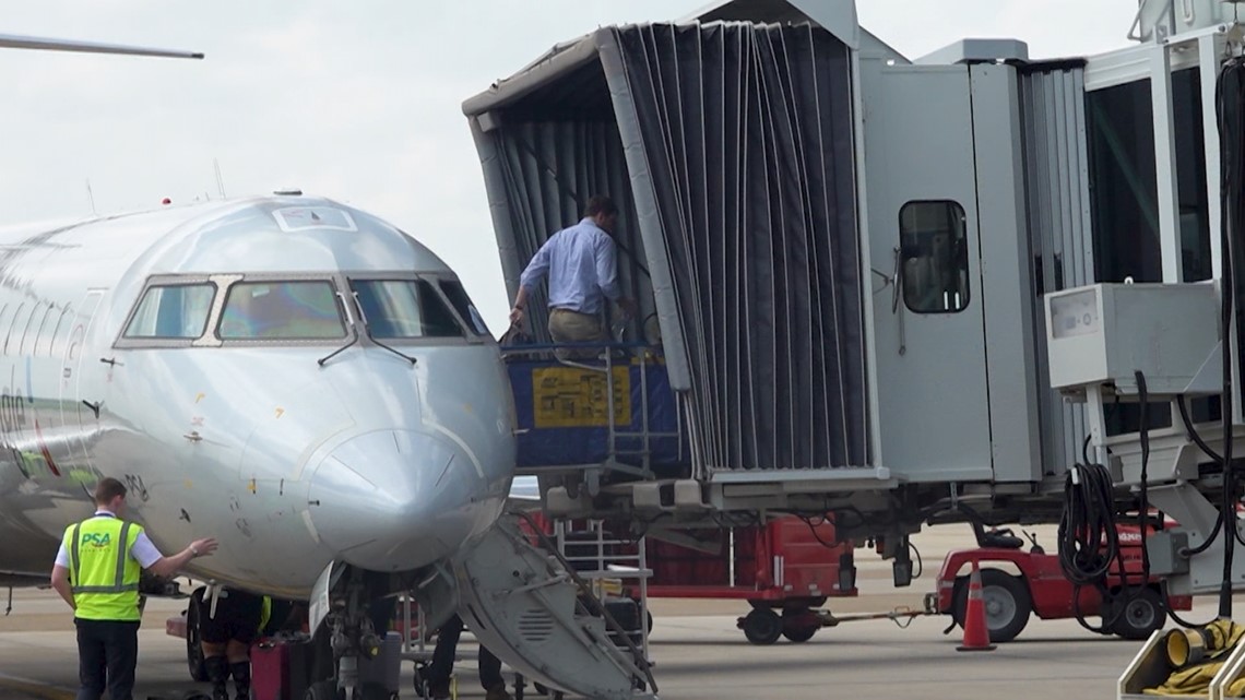 Flights resume at Huntsville Airport after global outage ...