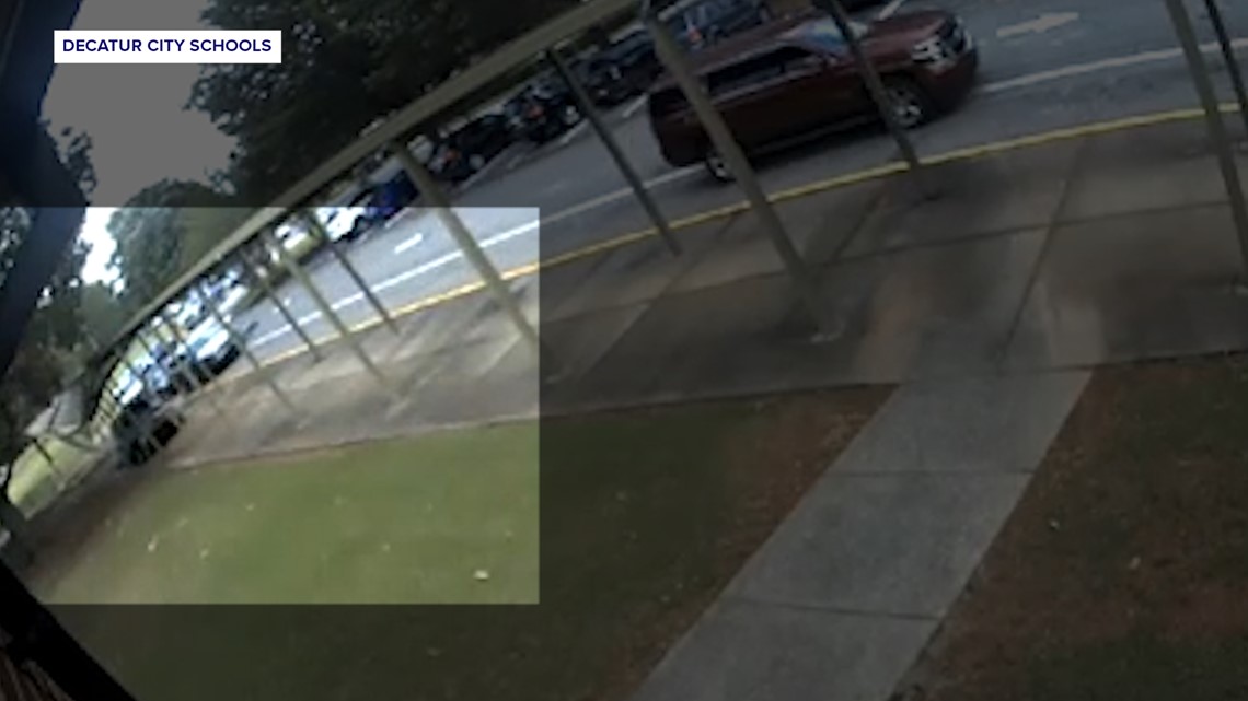 Car crashes at Benjamin Davis Elementary in Decatur | rocketcitynow.com