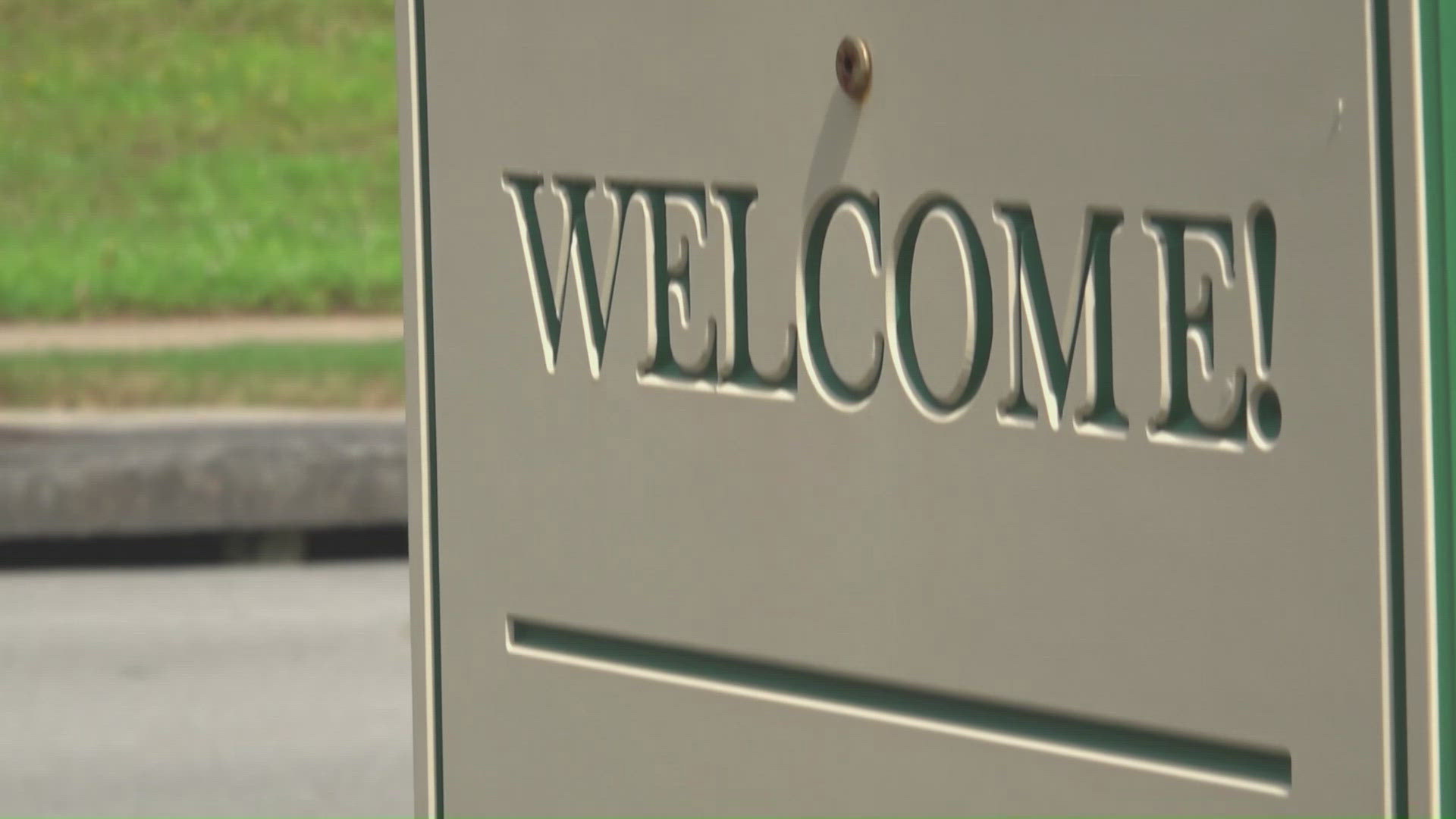 Edgewater subdivision residents push back against plan to gas Canada ...