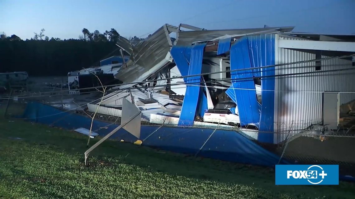 Residents survey damage after deadly central Alabama tornadoes ...