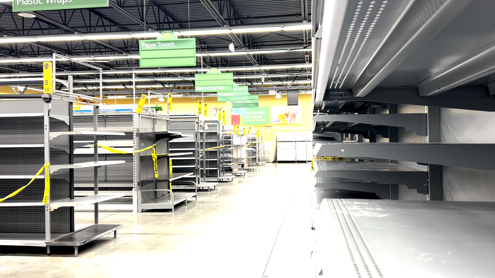 Oakwood Walmart Neighborhood Market empty ahead of scheduled closing ...