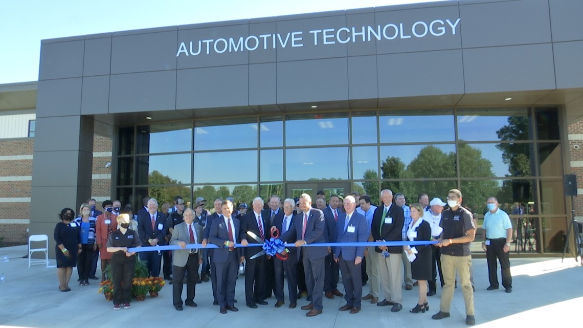 Calhoun's Automotive Technology facility now open | rocketcitynow.com