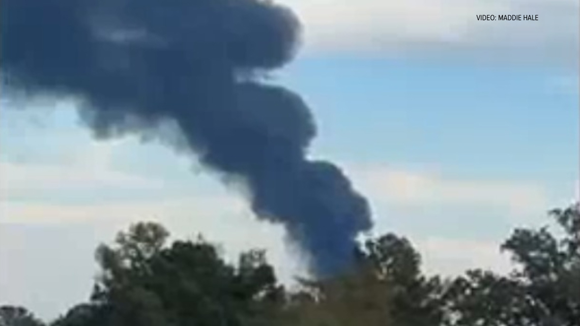 EPA, local agencies monitoring air quality as thousands of tires burn ...