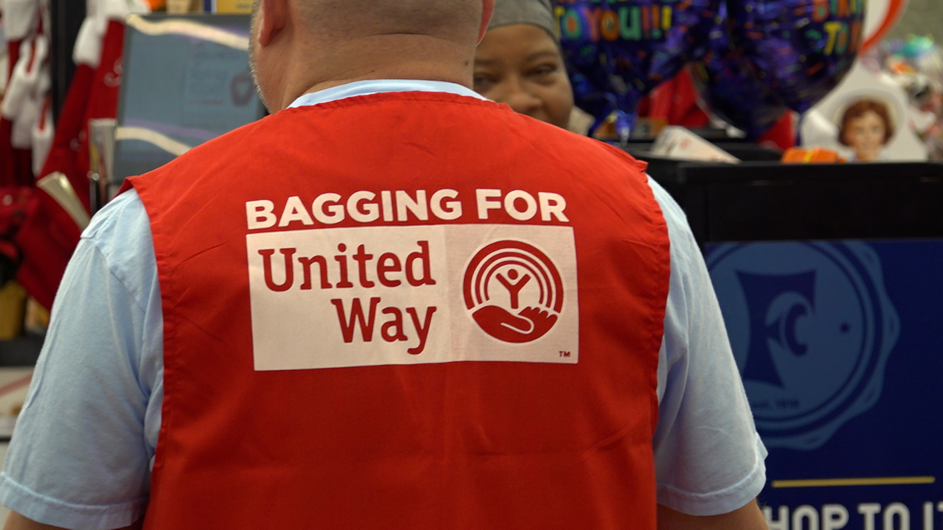 Food City hosts annual celebrity bagging event with United Way ...