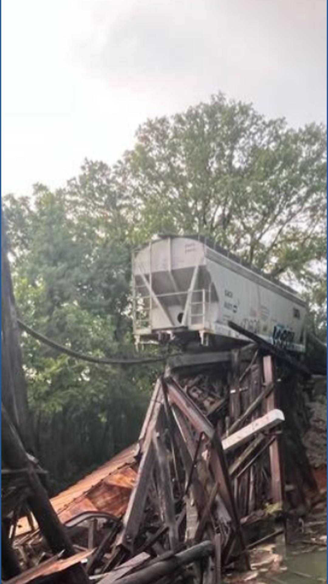 Rail cars removed after Aldridge Creek bridge collapse | rocketcitynow.com