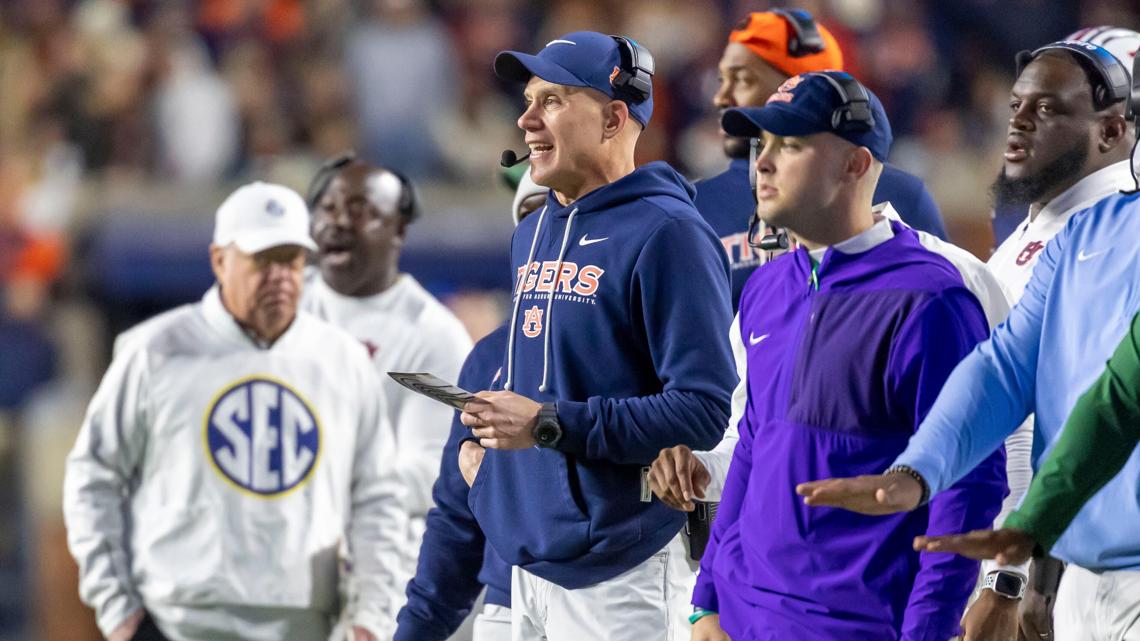 DJ Durkin staying at Auburn as defensive coordinator under new coach ...
