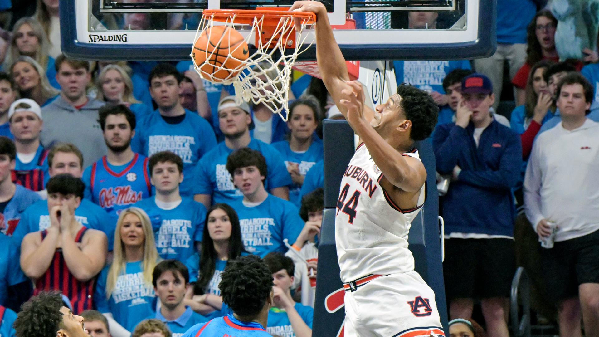 Auburn retains No. 1 spot, Alabama moves up to No. 3 in the AP poll ...