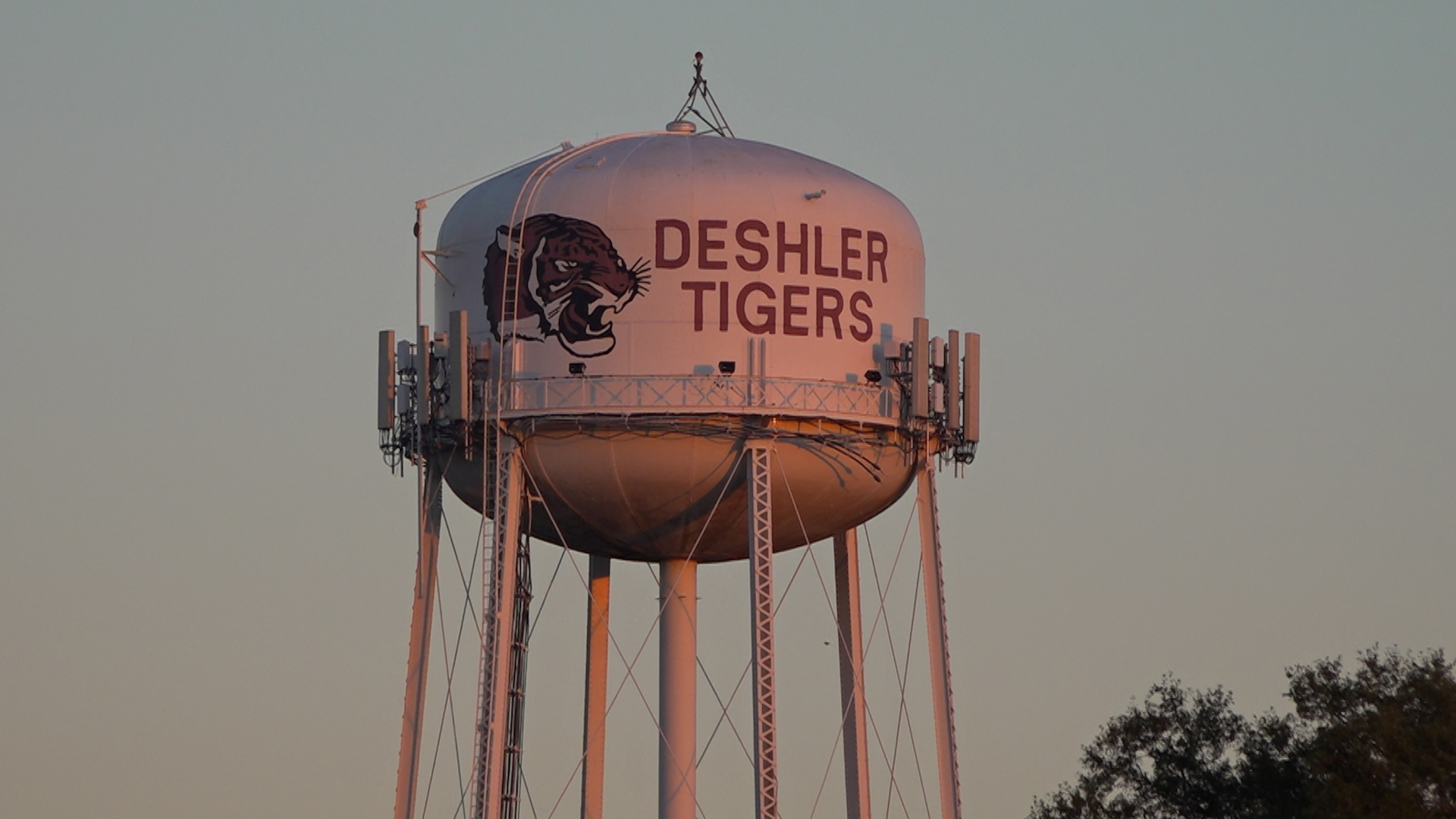 Viral video of Deshler locker room fight renews concerns about school ...