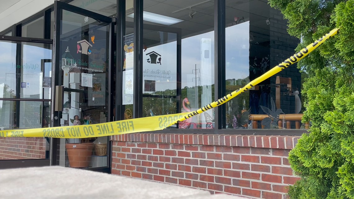 Fire shutters Ding How II restaurant off Whitesburg Dr. | rocketcitynow.com