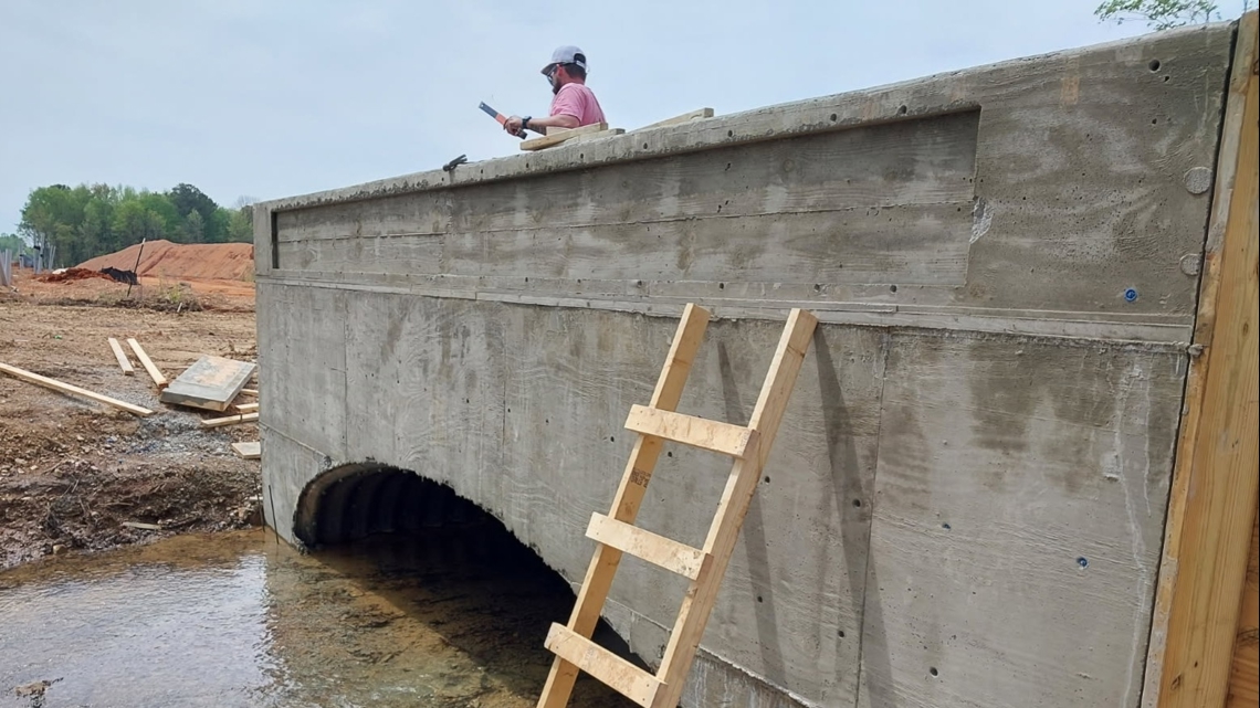 New bridge to soon provide north-south alternative in Athens ...