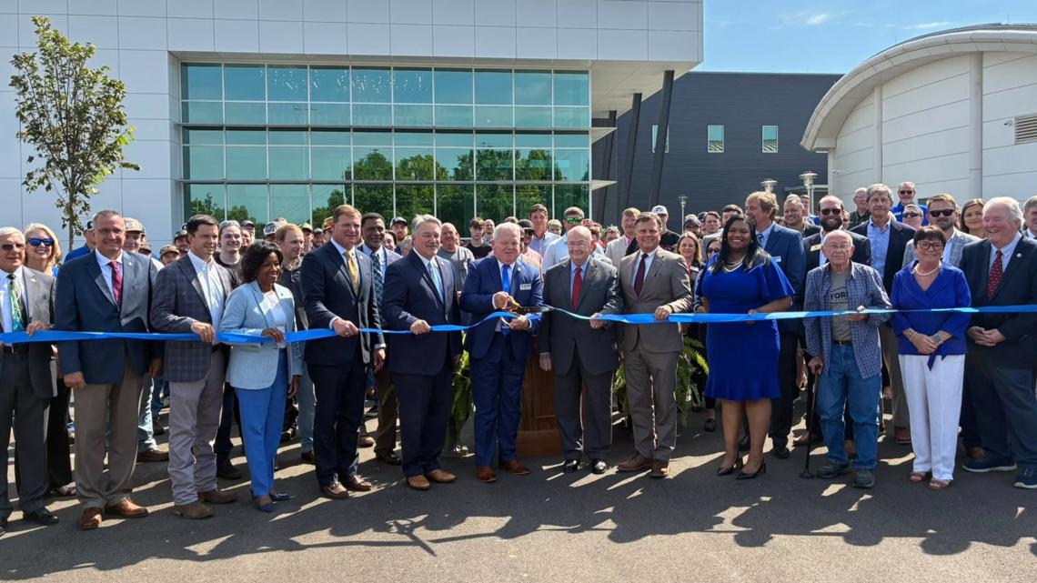Calhoun Community College Opens Advanced Tech Center | rocketcitynow.com