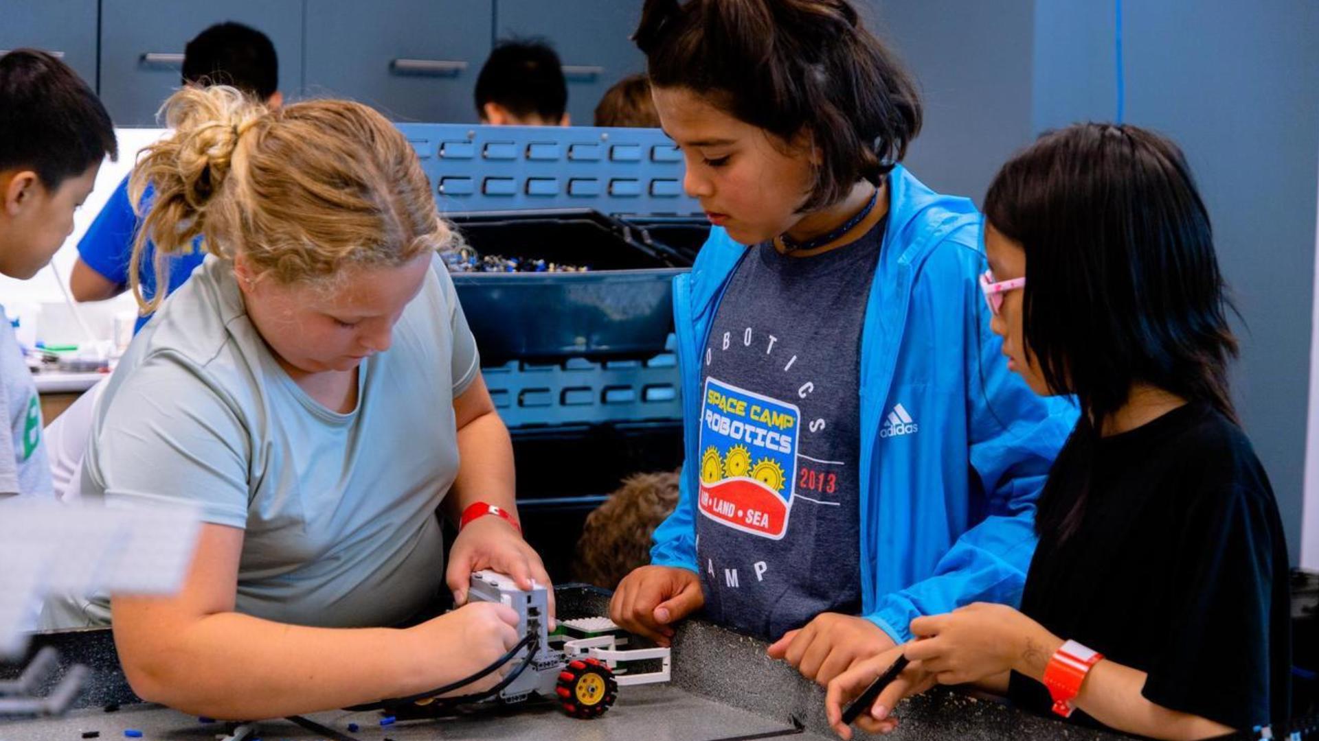 Spots available for Space Camp Robotics 2024 | rocketcitynow.com