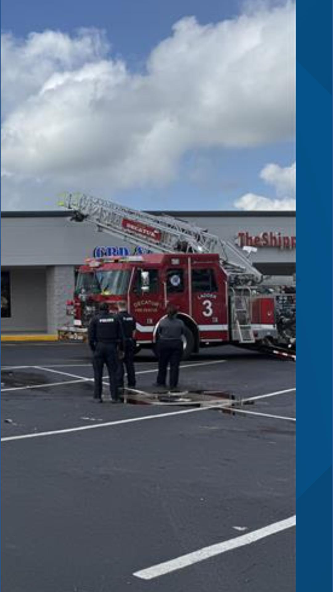 Decatur firefighters tackle pizzeria fire | rocketcitynow.com