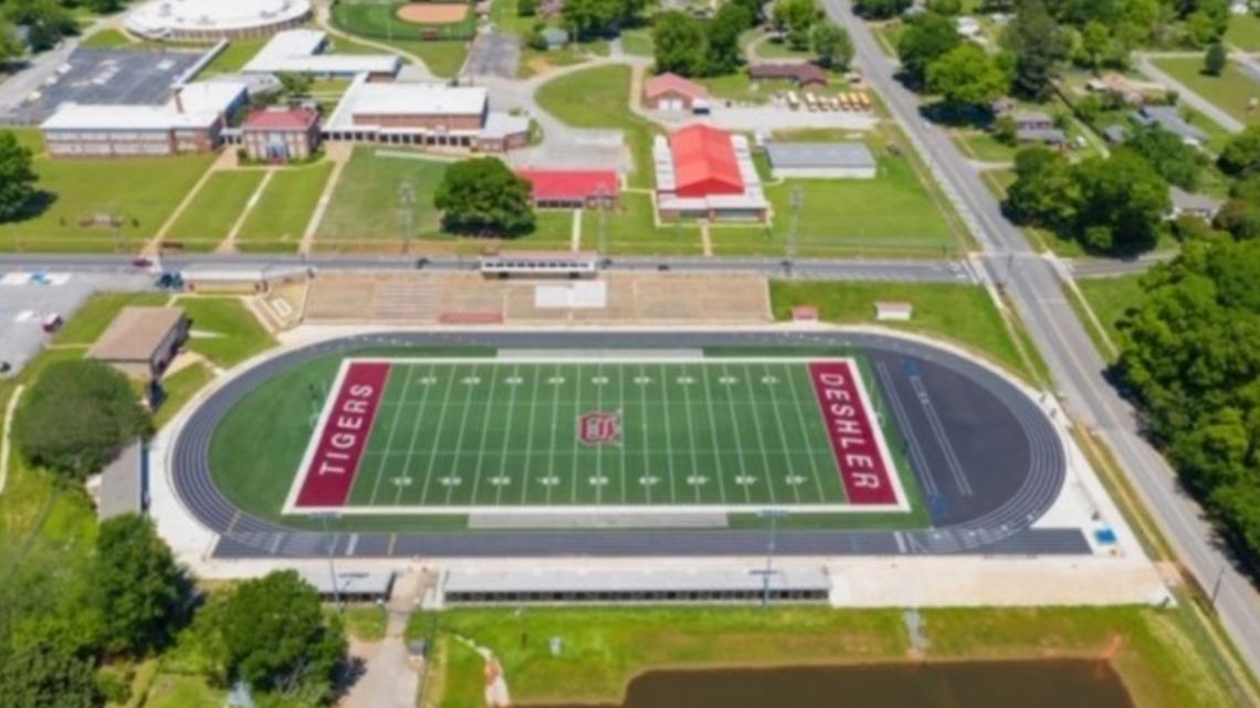 Tuscumbia officials urge halt of shared locker room fight video ...