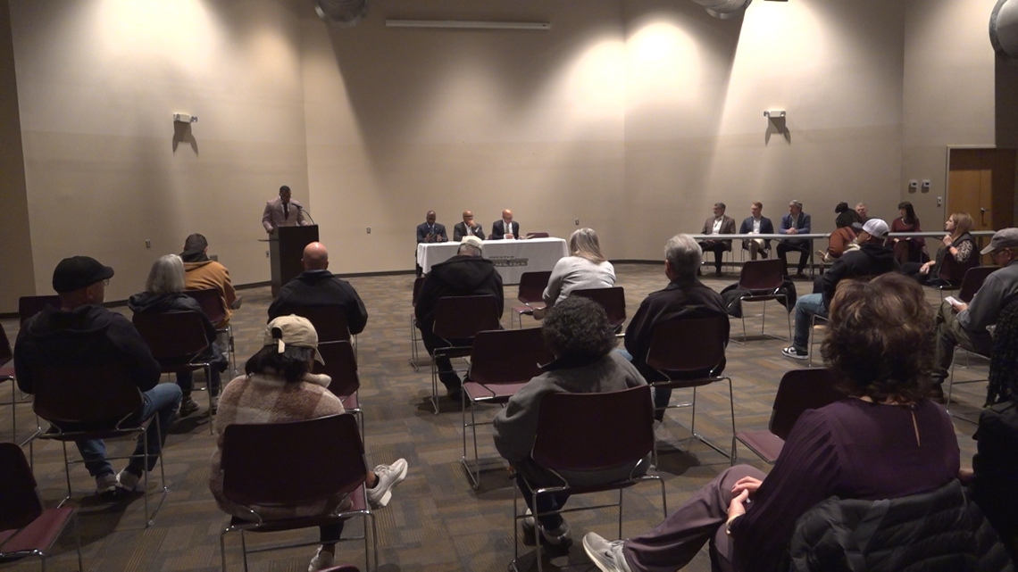 Residents voice concerns at Decatur Police Department Town Hall ...