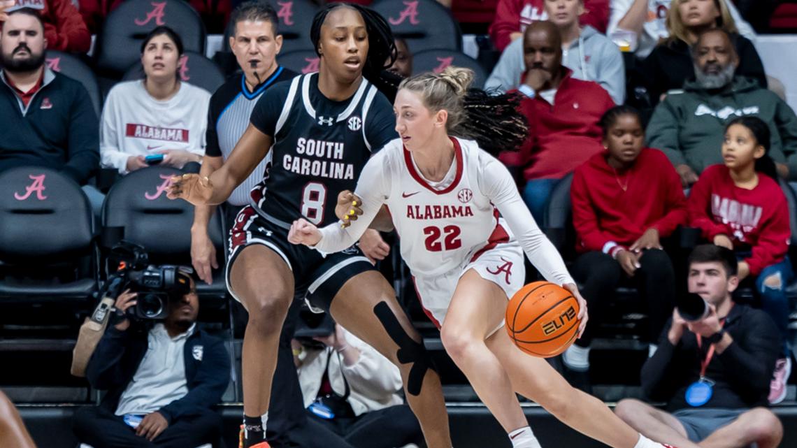 Joyce Edwards scores 21 points and No. 2 South Carolina cruises past No ...