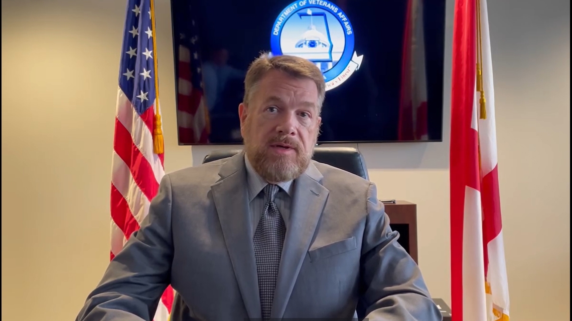 AL. Veterans' Affairs Kent Davis official refuses to resign ...