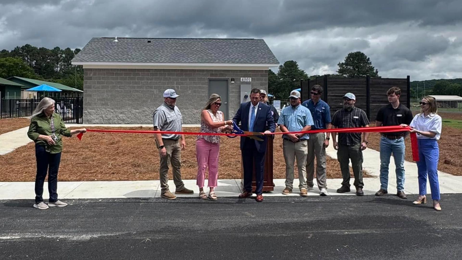 Brownsboro celebrates new community pool and splash pad opening for ...
